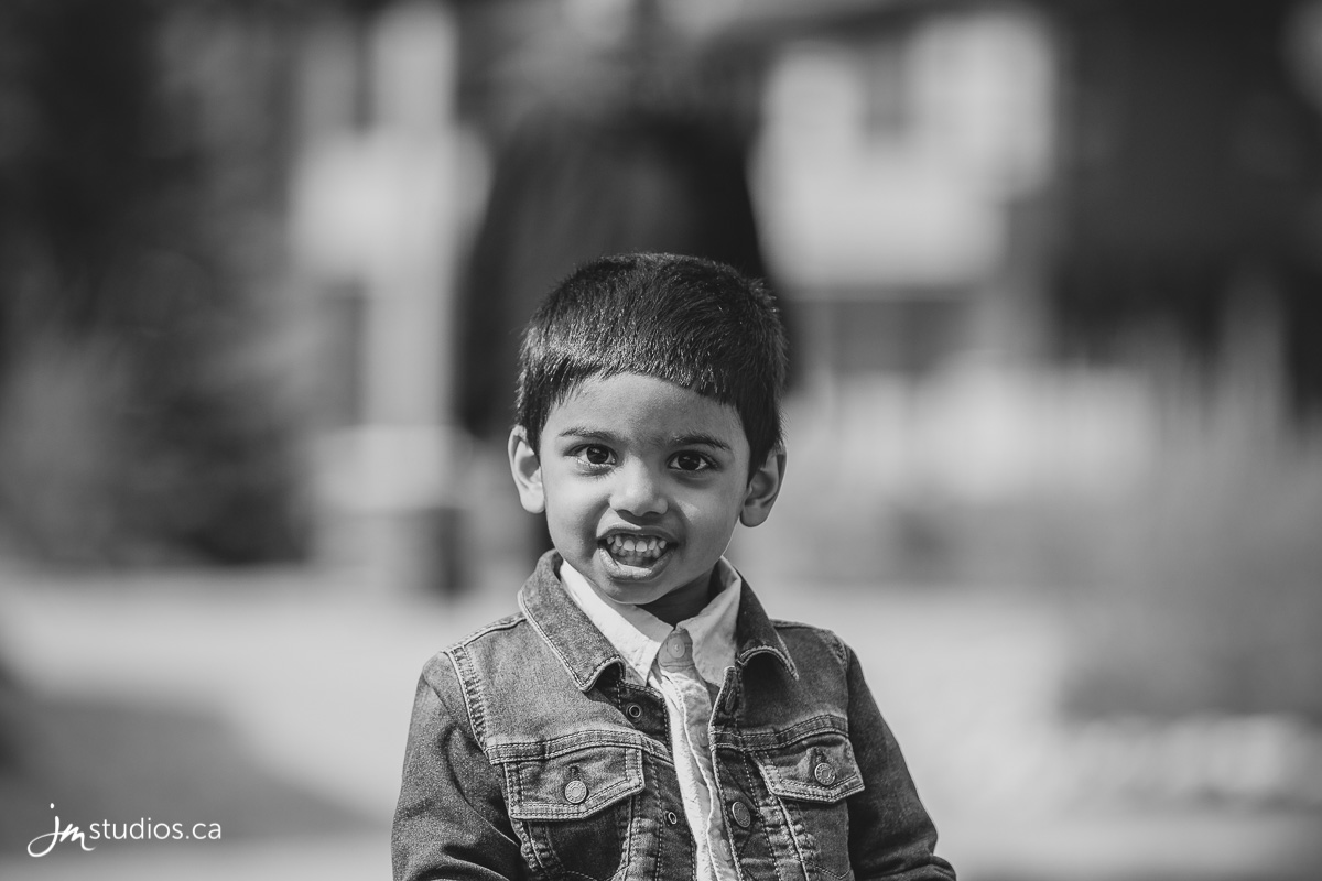 The Guna’s Family Photos at Spring Creek in Calgary